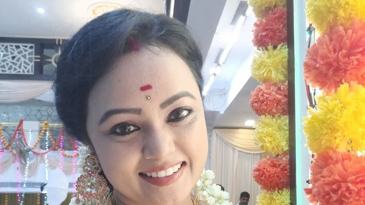 44 வயதில்... அருவி சீரியல் நடிகை லாவண்யாவுக்கு நடந்த திருமணம்! குவியும் ...