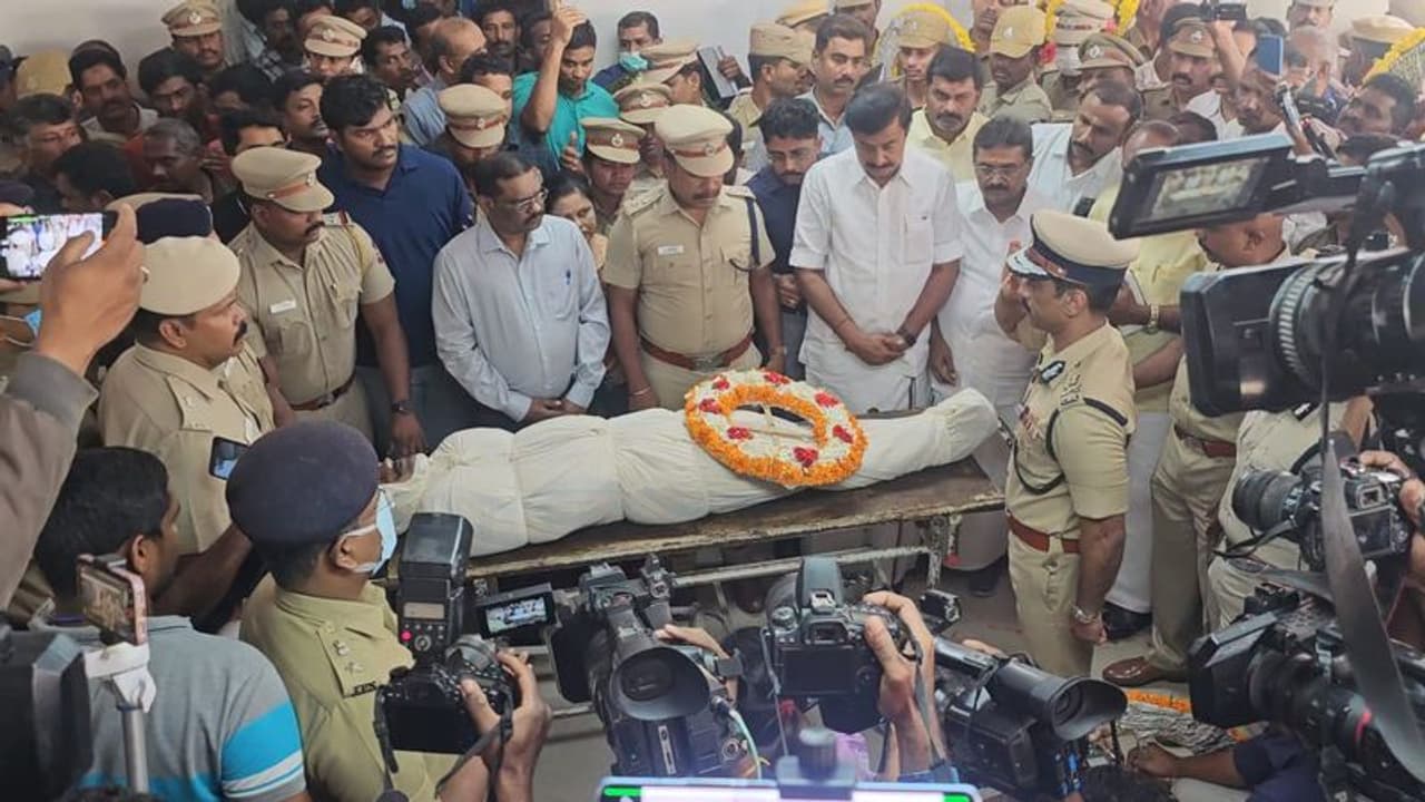 டிஐஜி விஜயகுமாரின் தற்கொலைக்கு குடும்ப பிரச்சினையோ, பணி சுமையோ காரணம் ...