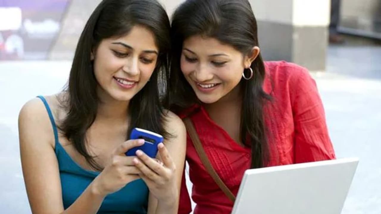 BSNL Plan : தினமும் 2GB டேட்டா.. 150 நாட்கள் வேலிடிட்டி.. அசத்தலான ஆஃபர் - முழு விபரம் இதோ ...