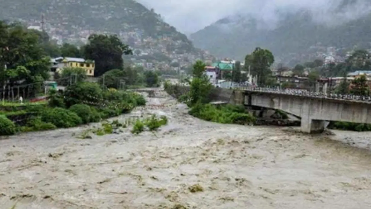 Over 12 dead amid heavy rains in Himachal Pradesh, roads blocked; Houses collapse due to ...