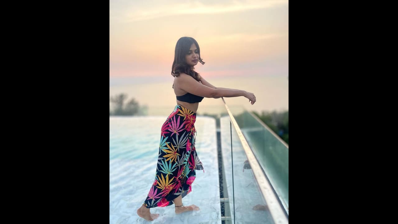 బ్రాలో అరియానా గ్లోరీ నెవెర్ బిఫోర్ ఫొటోస్... ఇంటర్నెట్ ను షేక్ ...