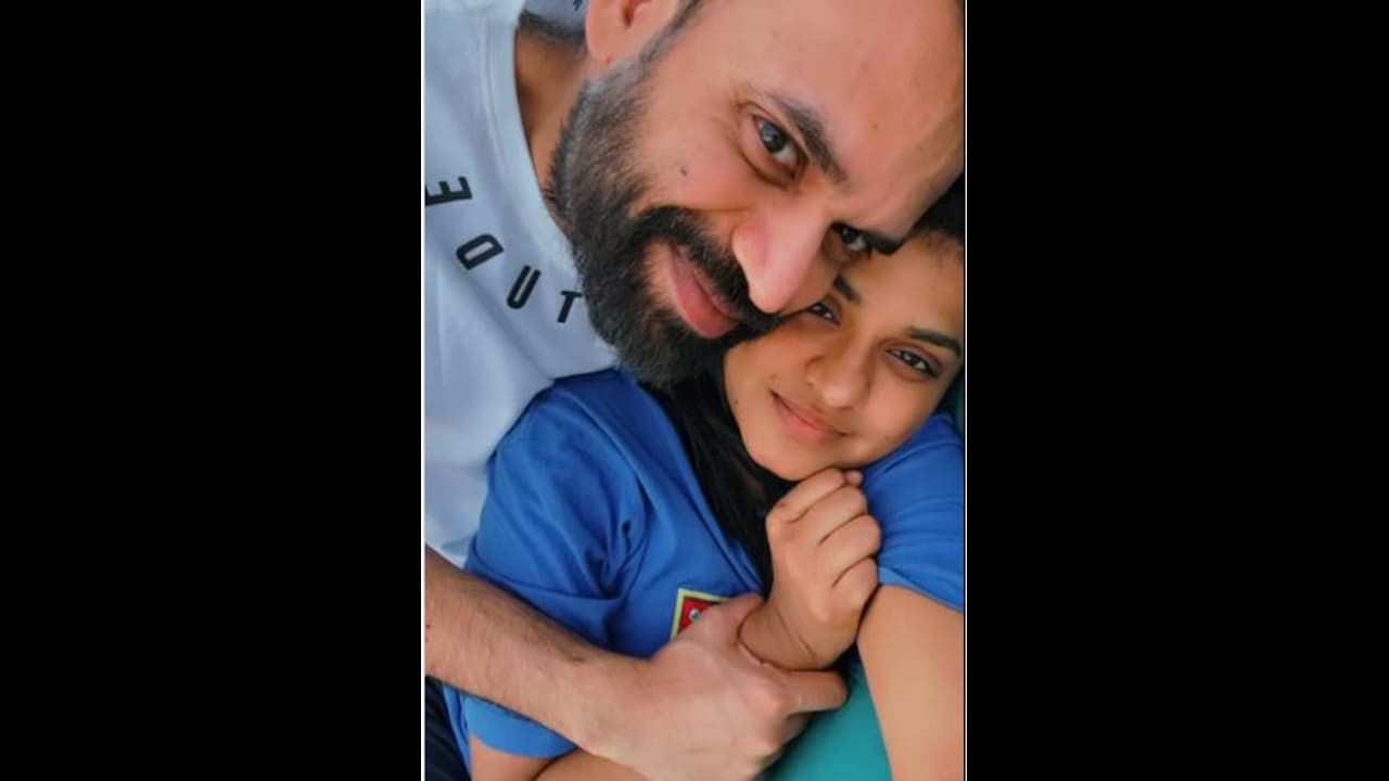 Premgi And Indhu Honey Moon Photos: காதல் மனைவி ஹனி மூன்! காற்று கூட ...