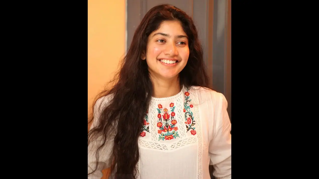 Actress Sai Pallavi : "அவர் தஞ்சாவூர் போனதும்.. தலையாட்டாமல் நின்ற ...