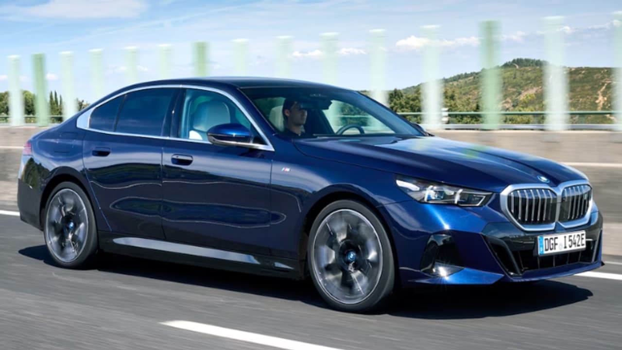 BMW Electric Cars : டைம் மெஷினுக்கே சவால் விடும் அம்சங்கள்.. அசத்தும் பிஎம்டபிள்யூ எலக்ட்ரிக் ...