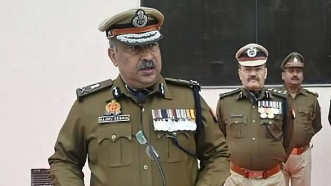 IPS राजीव कृष्ण ही क्यों योगी की पहली पसंद? जिन्हें बनाया UP का DGP | Ips Rajiv Krishna Named ...
