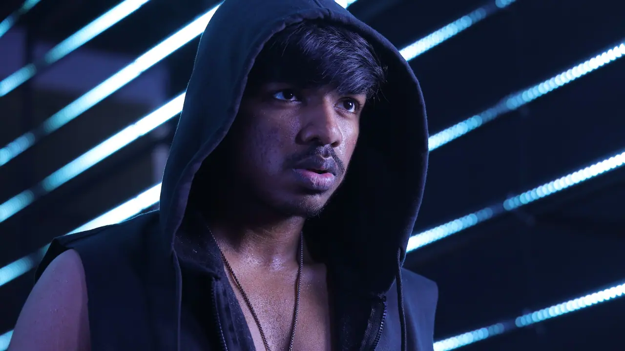 Phoenix Veezhan Day 1 Box Office : விஜய் சேதுபதி மகனுக்கு விபூதி அடித்த ...