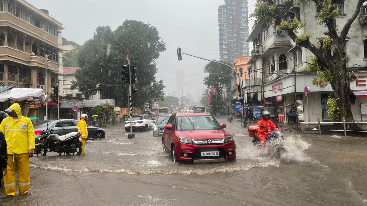 Mumbai Weather LATEST update: Red alert issued due to heavy rain ...