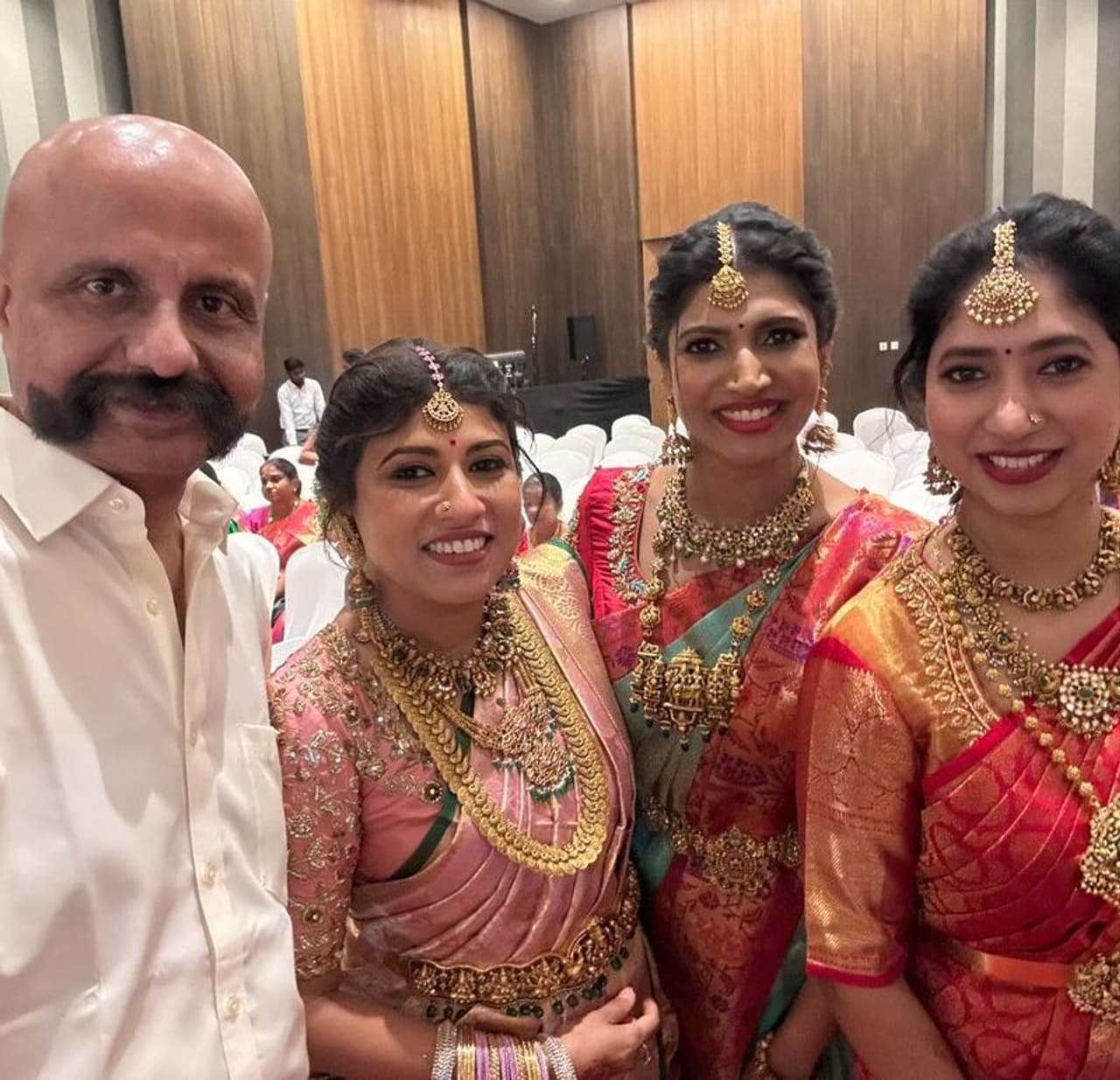 Anitha Daughter Diya Marriage photos: தடபுடலாக நடந்த அருண் விஜயின் ...
