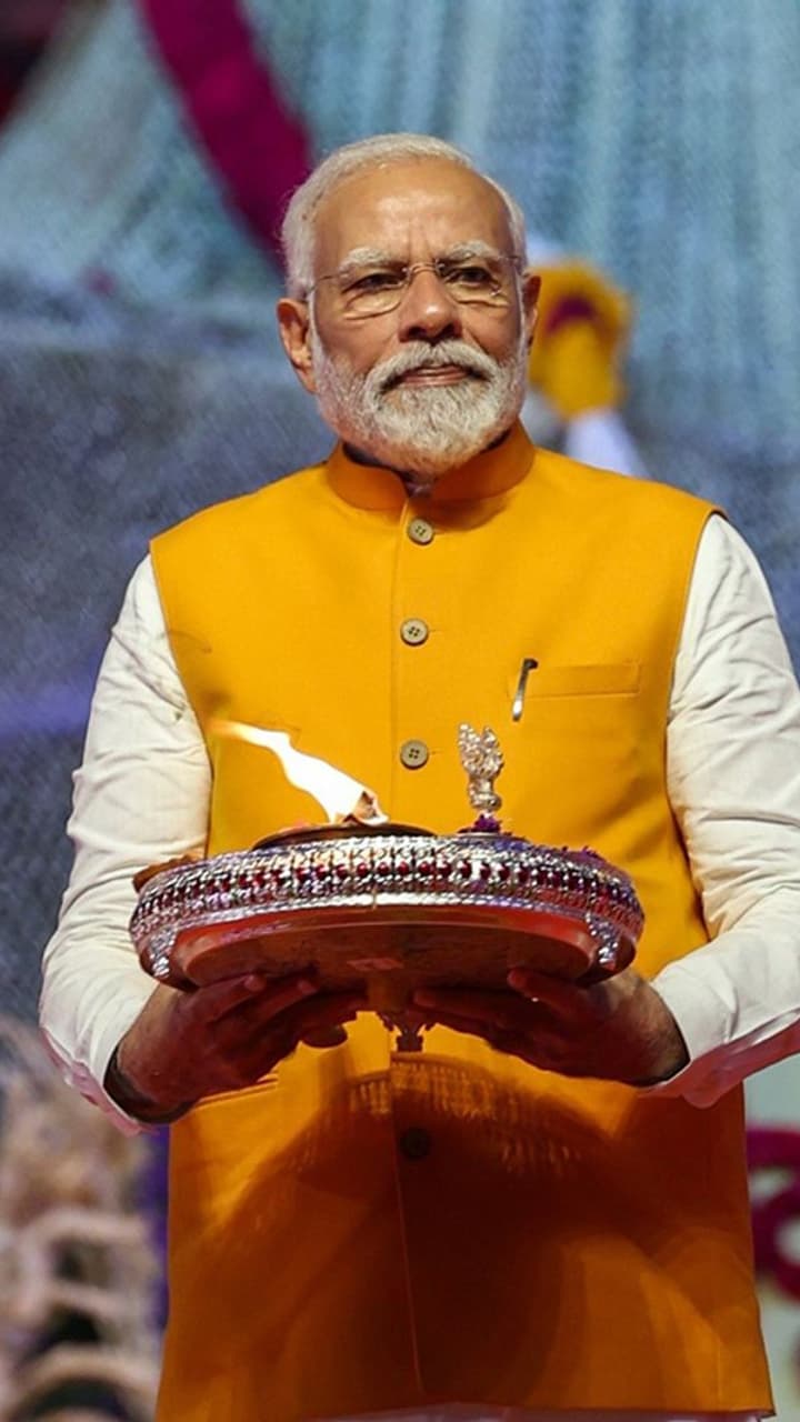 PM Modi's YouTube channel dominates global, Indian political sphere ...