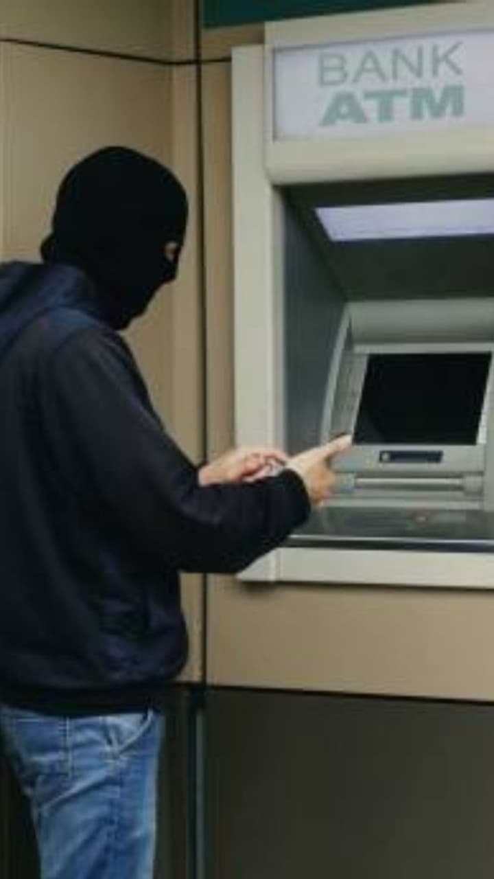 ATM Fraud: Know about 7 common ATM frauds | Atm Fraud Know About 7 ...