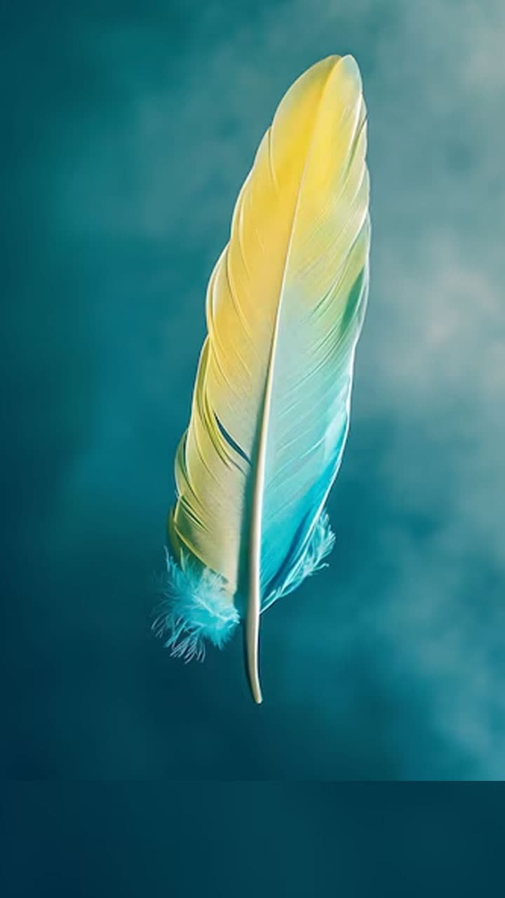 Single feather of an extinct bird auctioned for $28,417; Know why ...