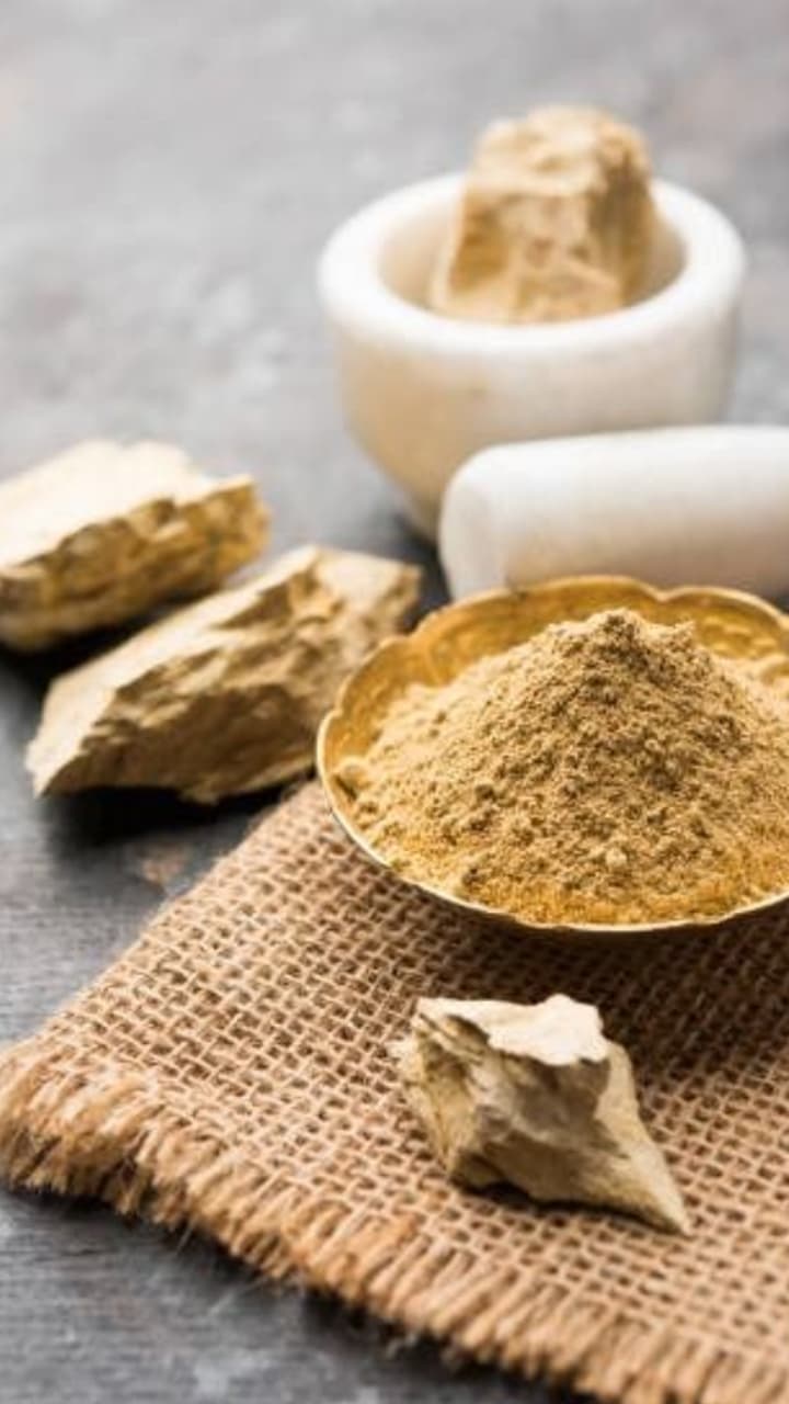 Multani Mitti Bath: Unveiling ancient secret to radiant skin and hair ...