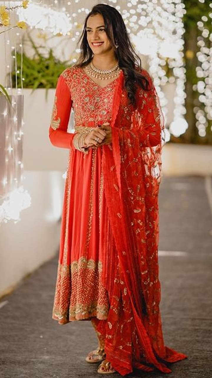 PV Sindhu के लॉन्ग लेंथ Suit Designs, लंबी Girls को देंगे बैलेंस फिगर ...