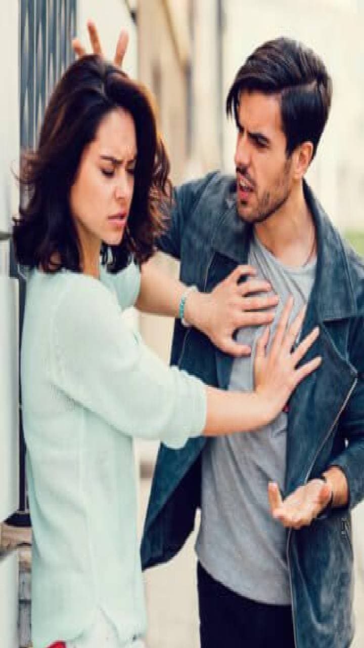 कपल्समधील वादाला कारणीभूत ठरतात या 5 गोष्टी | 5 Things Cause Arguments ...