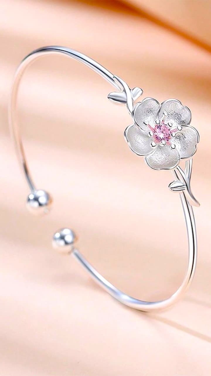 Silver Bracelet: 20+ ವಯಸ್ಸಿನ ಯುವತಿಯರಿಗಾಗಿ ಫ್ಯಾನ್ಸಿ ಸಿಲ್ವರ್ ಬ್ರೇಸ್ಲೆಟ್ ...