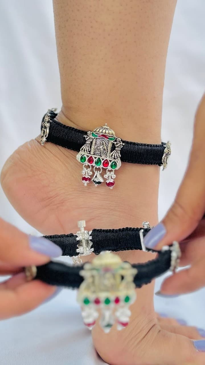 Dora Anklets: నల్ల దారంతో డోరా పట్టీలు, దిష్టే తగలదు | Dora Payal ...