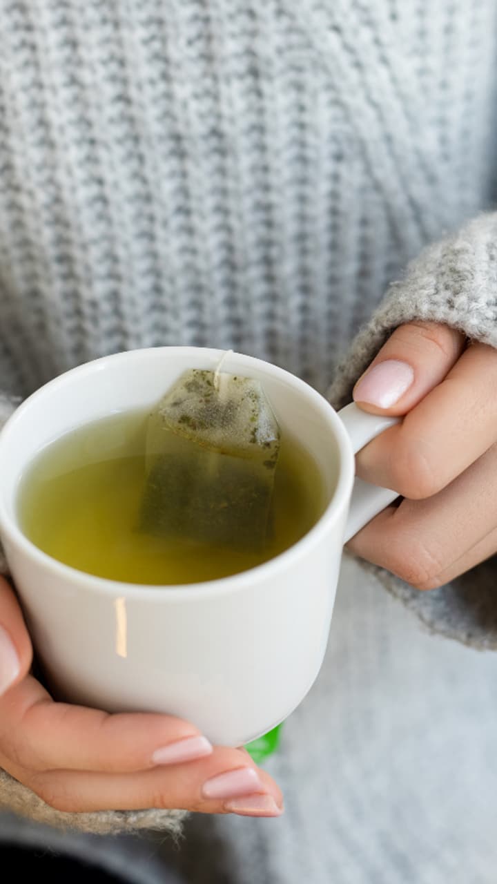 Health Tips: Green Tea ಕುಡಿಯುವಾಗ ಈ 8 ತಪ್ಪುಗಳನ್ನು ಮಾಡಲೇಬೇಡಿ! | 8 Common ...