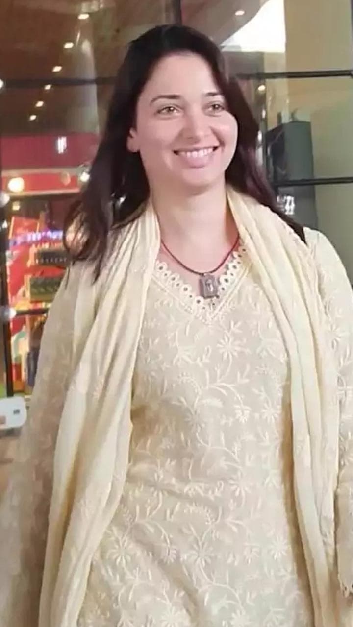 Tamanna Bhatia to Shraddha: 7 B'wood actresses over 35 without makeup | Asianet Newsable