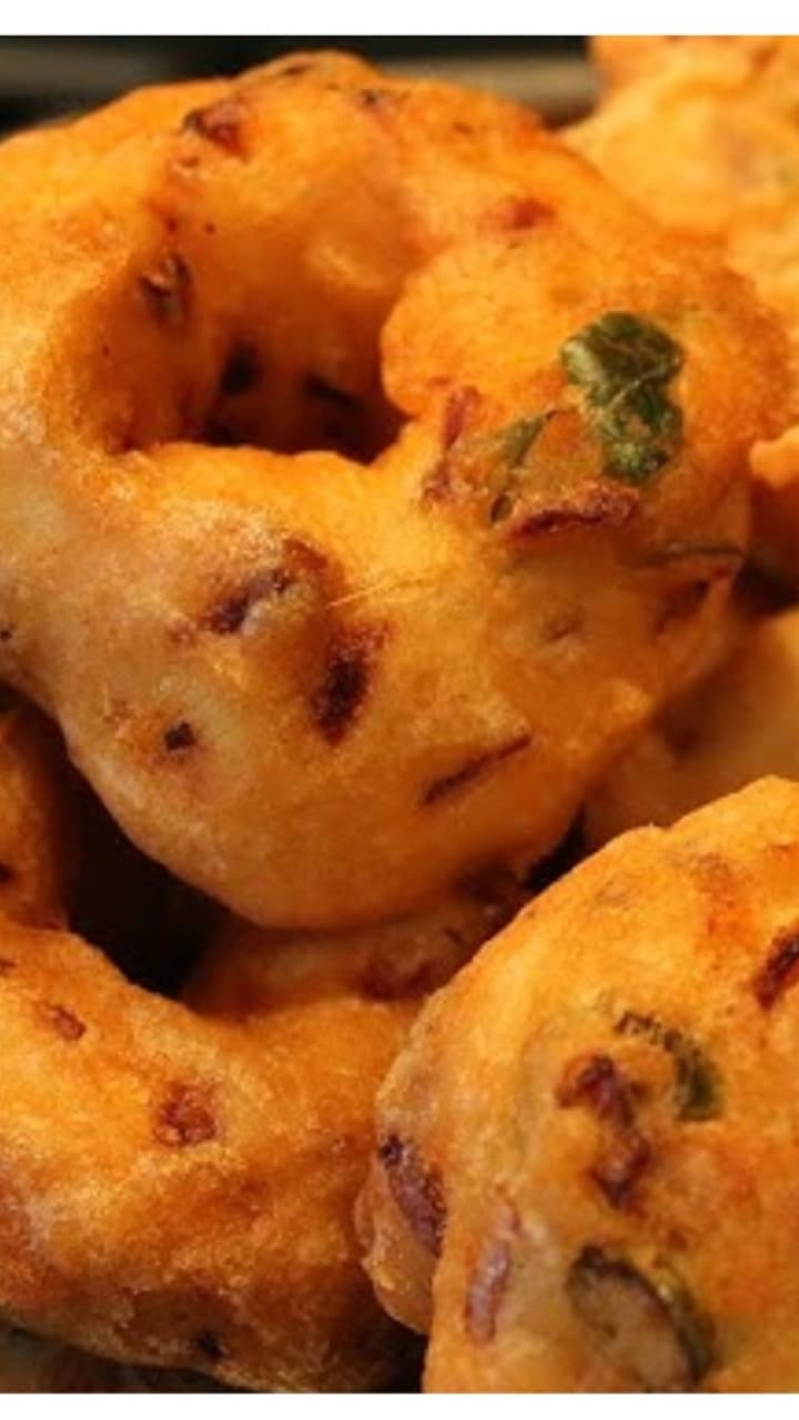 ഉഴുന്ന് വട ഇങ്ങനെ തയ്യാറാക്കി നോക്കൂ | How To Make Easy And Tasty ...