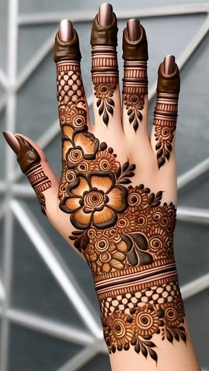 Mesmerizing Motif Mehndi Designs for 2025 | Asianet Newsable