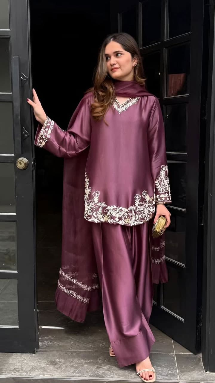 पटिलाया छोड़े पहनें फर्शी सलावर, कॉलेज गर्ल्स के लिए बेस्ट लोहड़ी लुक ...