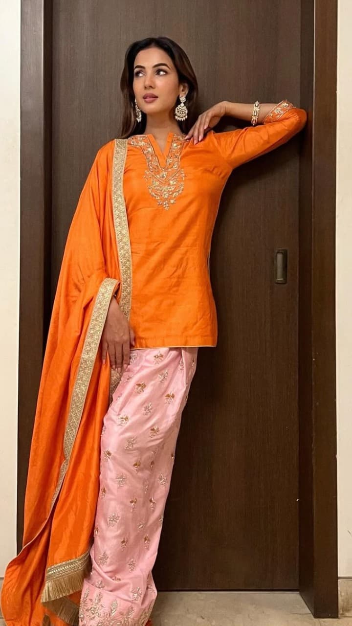मकर संक्रांति पर ट्रेंड का तड़का, ऑरेंज कुर्ती से बढ़ाएं शान | Orange ...