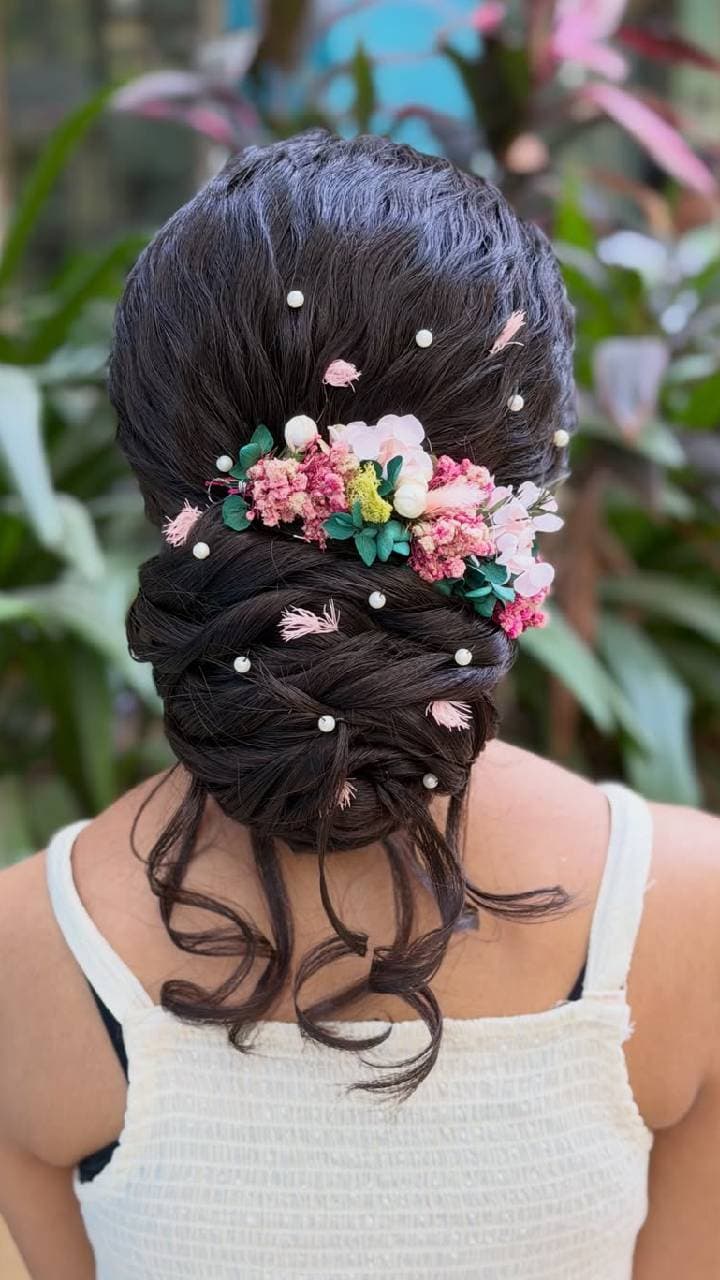 Pearl Hairstyles: ముత్యాలతో అద్భుతమైన హెయిర్‌స్టైల్స్.. ఓ లుక్కేయండి ...