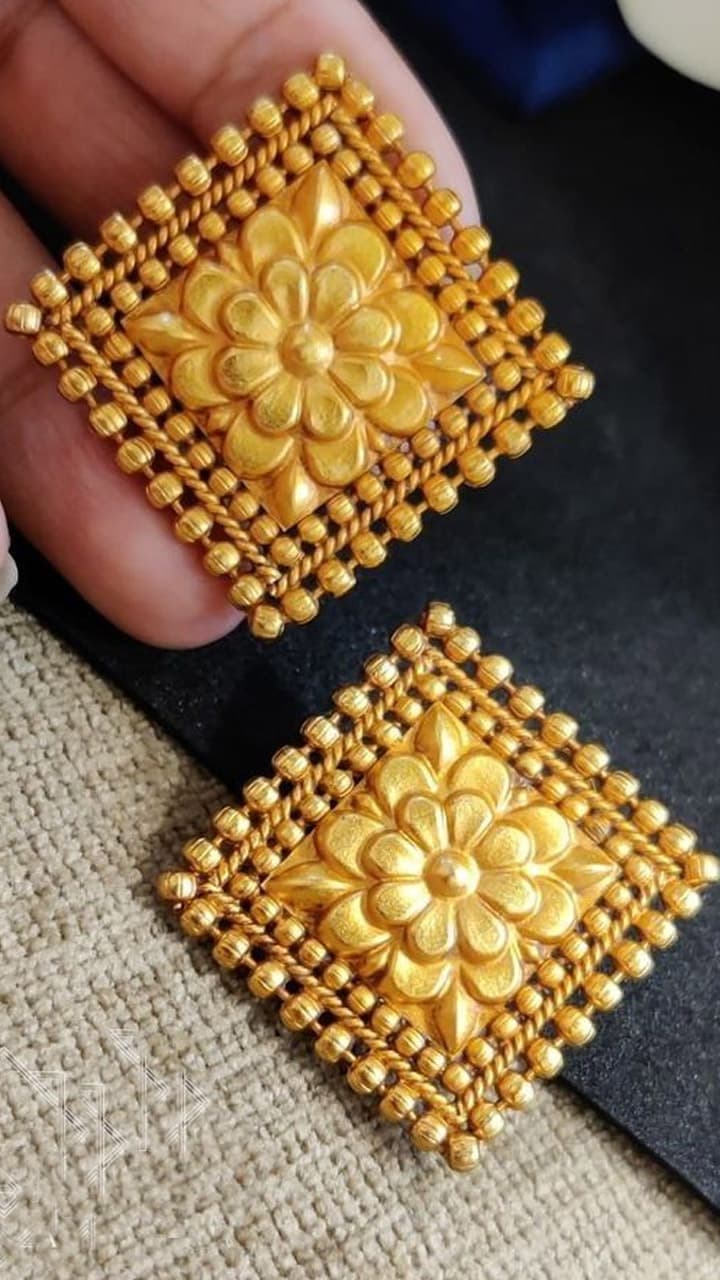 सोने सा चमकेगा चेहरा, डेली में पहनें चौकोर टॉप्स के 7 नए डिजाइन ...